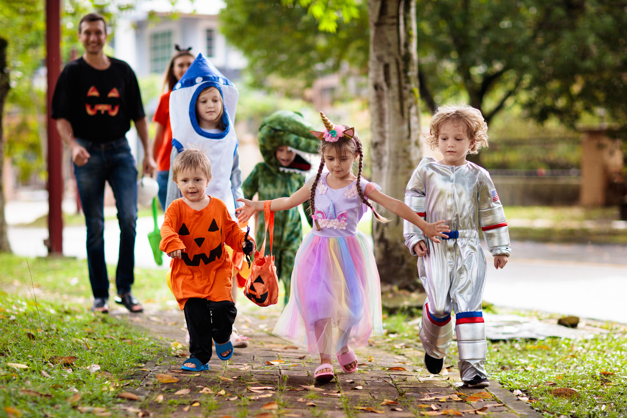 Navigating Halloween and Trick-or-Treating with a Child on the Spectrum ...